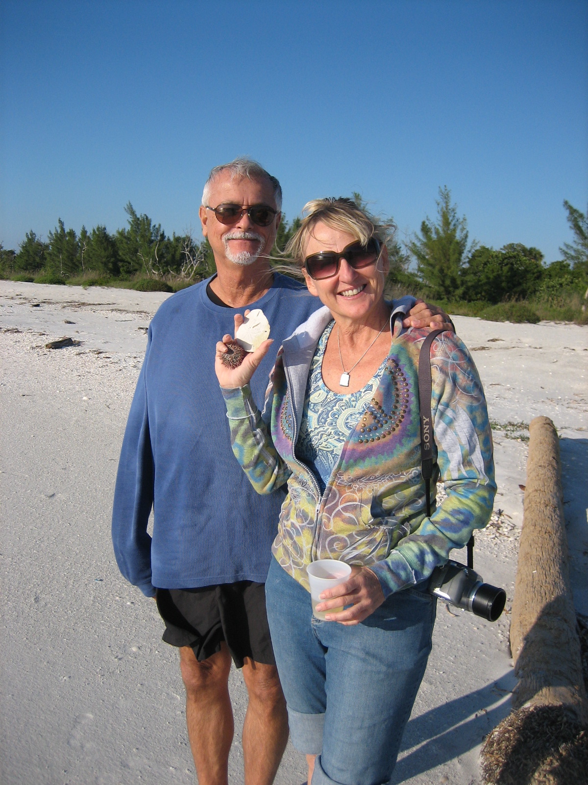 Libby and Michael Libby and Michael – I Love Shelling