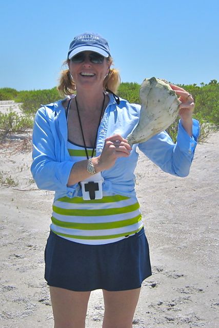 I Found A BIG ONE!! | I Love Shelling