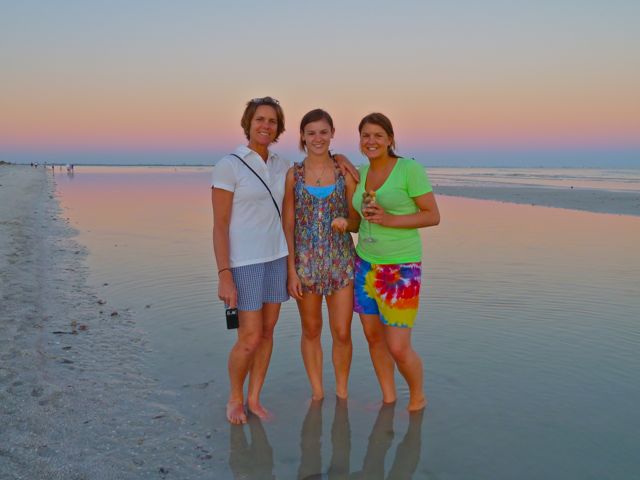 Sanibel Stoop Scenes | I Love Shelling