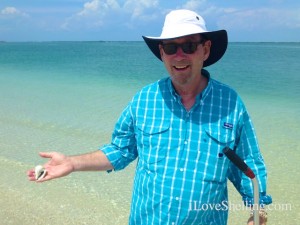 Hanging Out At The Beach With The Shelling Family | I Love Shelling