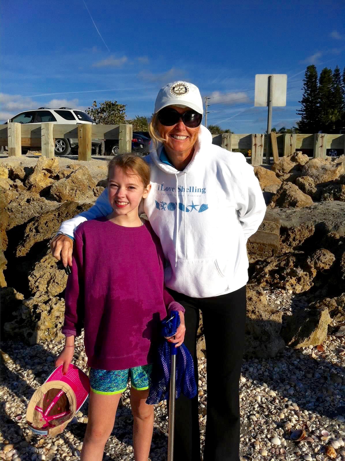 Beautiful Day With Beautiful Shellers | I Love Shelling